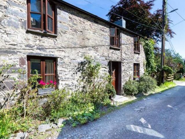 2 Bedroom House Caernarfon Gwynedd LS98335783