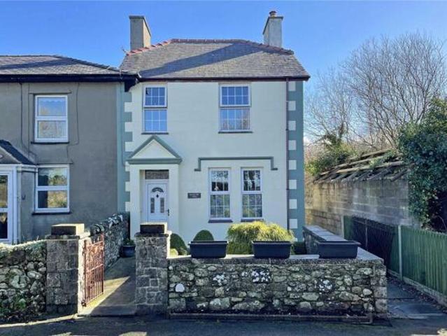 2 Bedroom House Caernarfon Gwynedd LS99092620