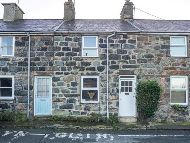 2 Bedroom House Caernarfon Gwynedd 100787160