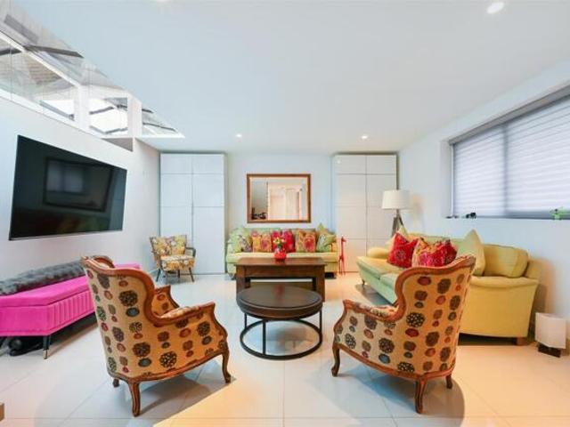 2 Bedroom House Camden Greater London LS99951895