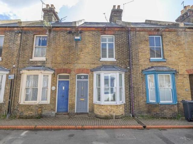 2 Bedroom House Canterbury Kent LS98386952