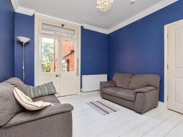 2 Bedroom House Canterbury Kent LS99203932
