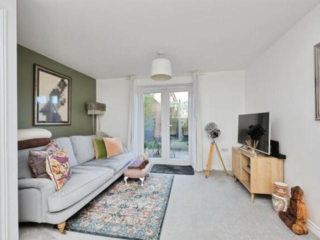 2 Bedroom House Carbrooke Carbrooke 101316099