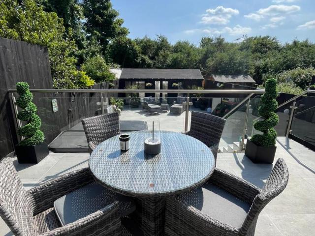 2 Bedroom House Cardiff Cardiff 101196640