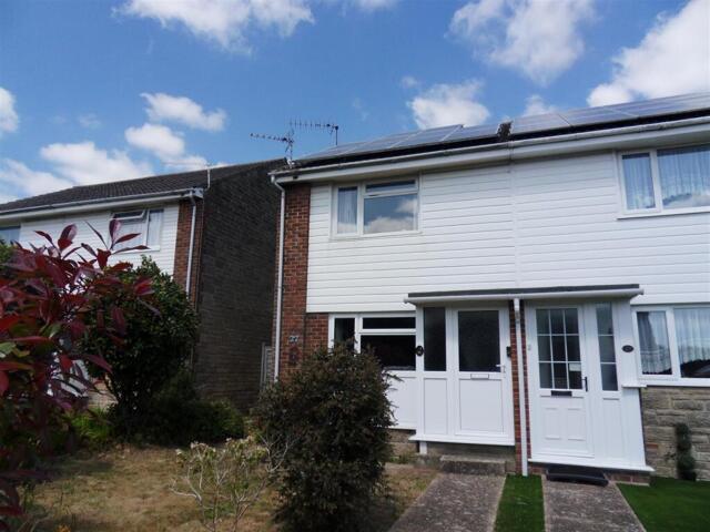 2 Bedroom House Carisbrooke Carisbrooke 99236944