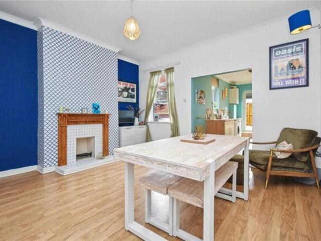 2 Bedroom House Castleford West Yorkshire 101856014