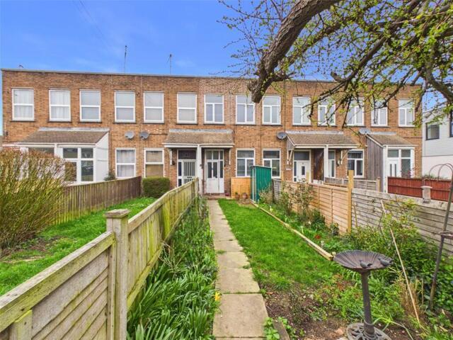 2 Bedroom House Cheltenham Gloucestershire 101777705