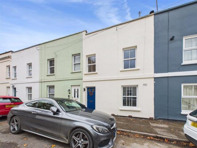 2 Bedroom House Cheltenham Gloucestershire 98864432