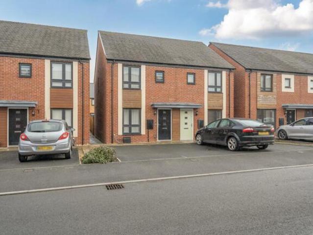 2 Bedroom House Cheltenham Gloucestershire LS98969157