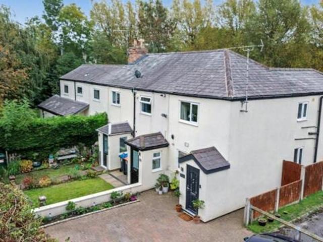 2 Bedroom House Chester Cheshire 98864452