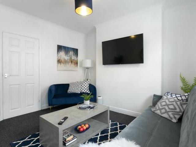 2 Bedroom House Chesterfield Chesterfield LS65860090