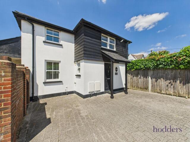 2 Bedroom House Chertsey Surrey 99952208