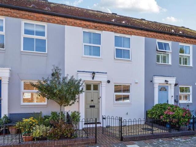 2 Bedroom House Chichester West Sussex 99290635