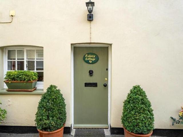 2 Bedroom House Clare Suffolk 100342817