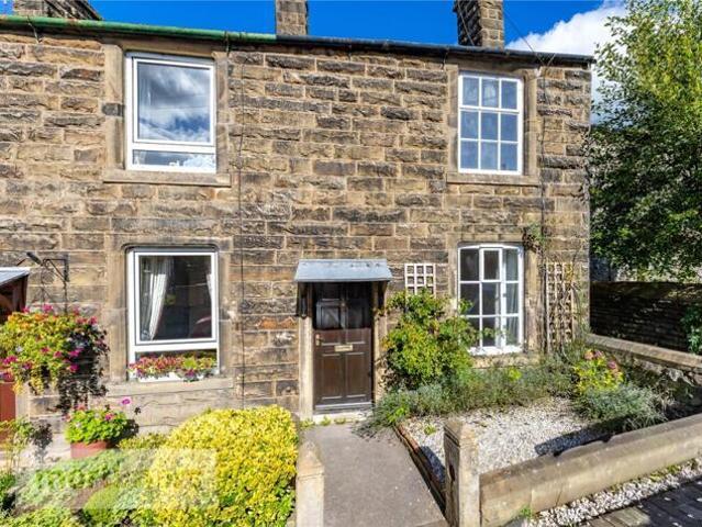 2 Bedroom House Clitheroe Lancashire 101059828
