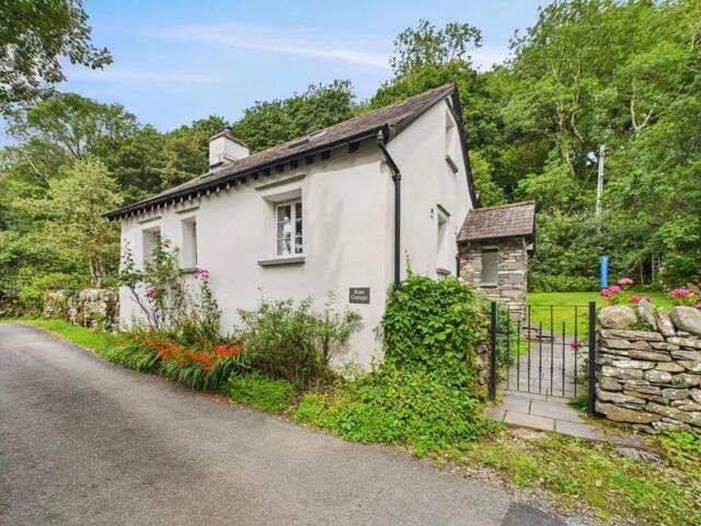 2 Bedroom House Cumbria Cumbria 100263185