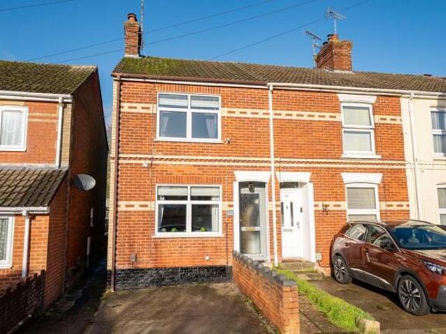 2 Bedroom House Andover Hampshire 98649024