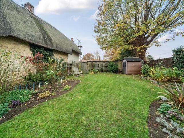 2 Bedroom House Abingdon Oxfordshire 98969013