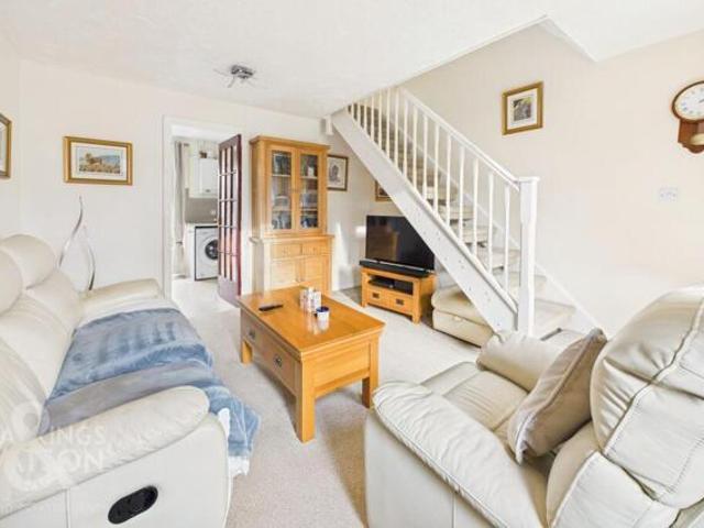 2 Bedroom House Acle Acle 99774069