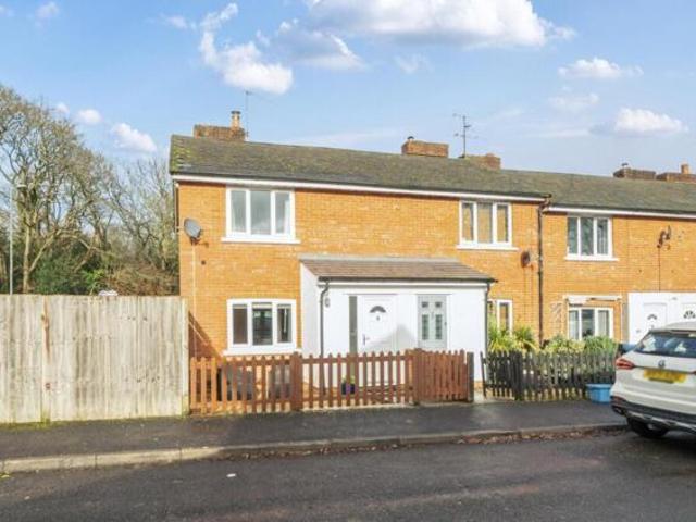 2 Bedroom House Aldershot Hampshire LS99237052