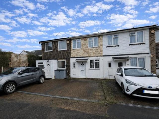2 Bedroom House Ashford Surrey 99029482