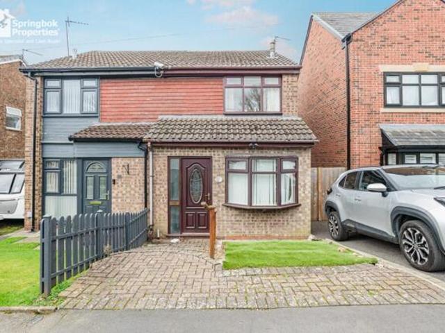 2 Bedroom House Ashton Greater Manchester 101677294