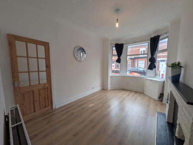 2 Bedroom house Available NOW Eccles