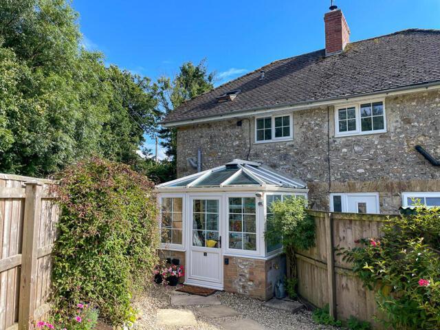 2 Bedroom House Axminster Devon LS101168438