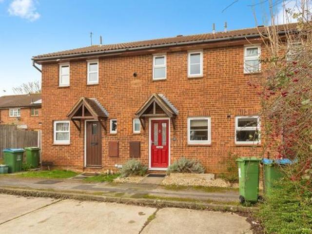 2 Bedroom House Aylesbury Buckinghamshire 100786932