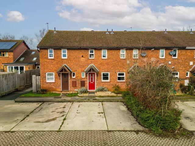 2 Bedroom House Aylesbury Buckinghamshire LS99641888