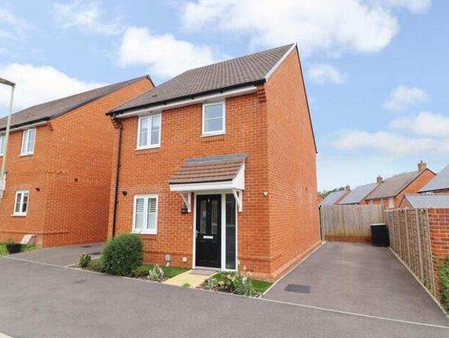 2 Bedroom House Botley Hampshire 98577797