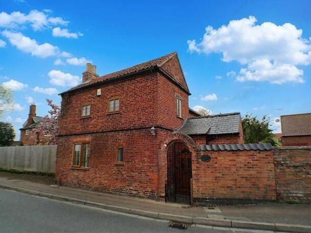 2 Bedroom House Bottesford Bottesford LS101931392