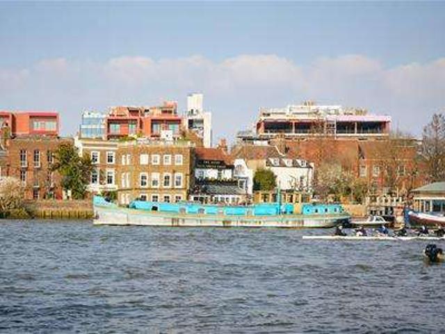 2 Bedroom House Boat Character Property