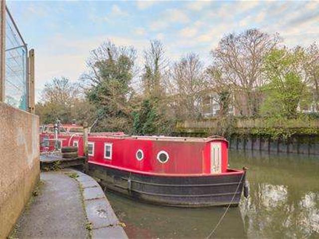 2 Bedroom House Boat Character Property