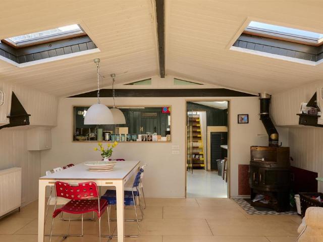 2 bedroom house boat for sale