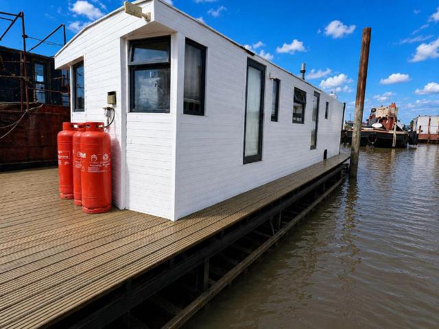 2 bedroom house boat for sale