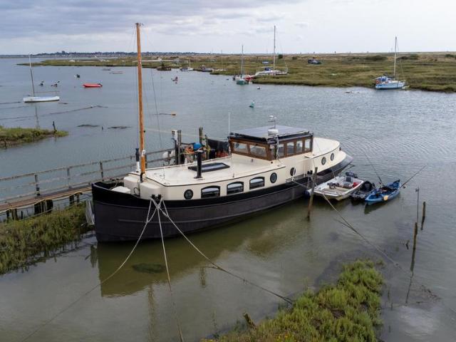 2 bedroom house boat for sale