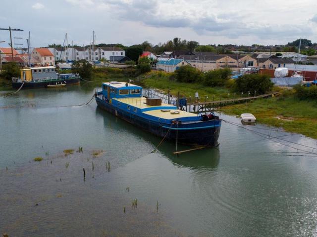 2 bedroom house boat for sale
