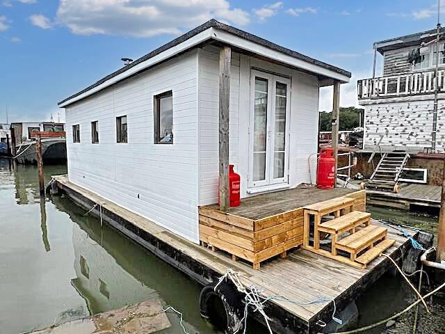 2 bedroom house boat for sale