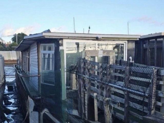 2 bedroom house boat for sale