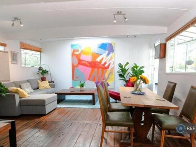 2 Bedroom House Boat For Rent In London