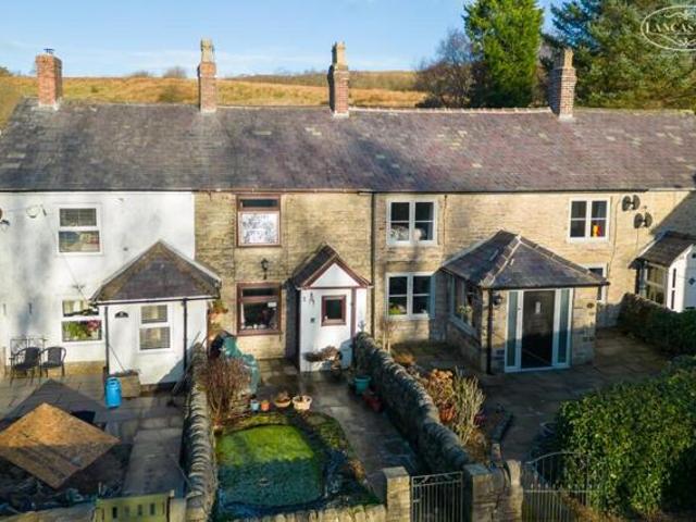 2 Bedroom House Bolton Bolton 99608562