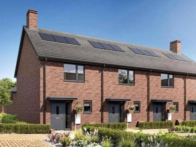 2 Bedroom House Bordon Bordon LS99523790