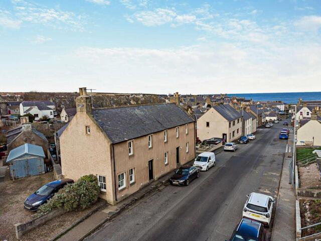 2 Bedroom House Banff Banff LS100649008