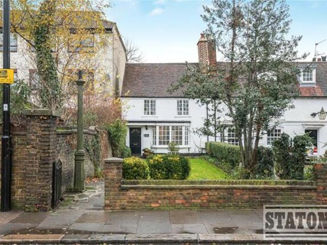 2 Bedroom House Barnet Greater London LS100132717