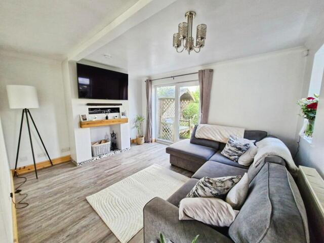 2 Bedroom House Beverley East Riding Of Yorkshire 101892101