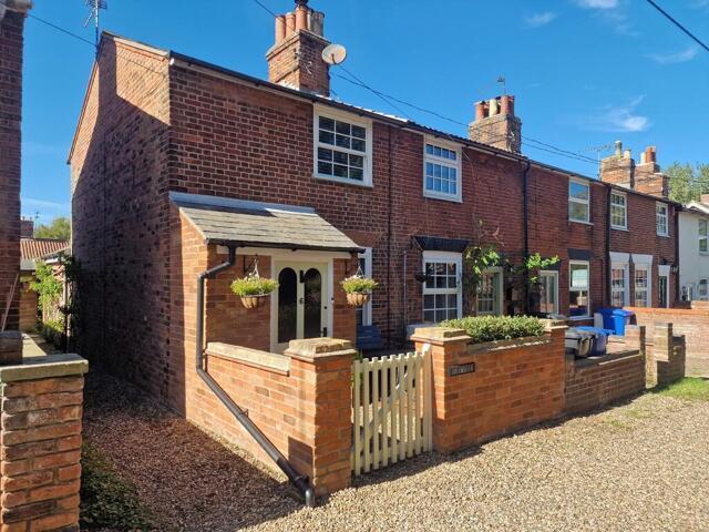 2 Bedroom House Beccles Suffolk LS100366553