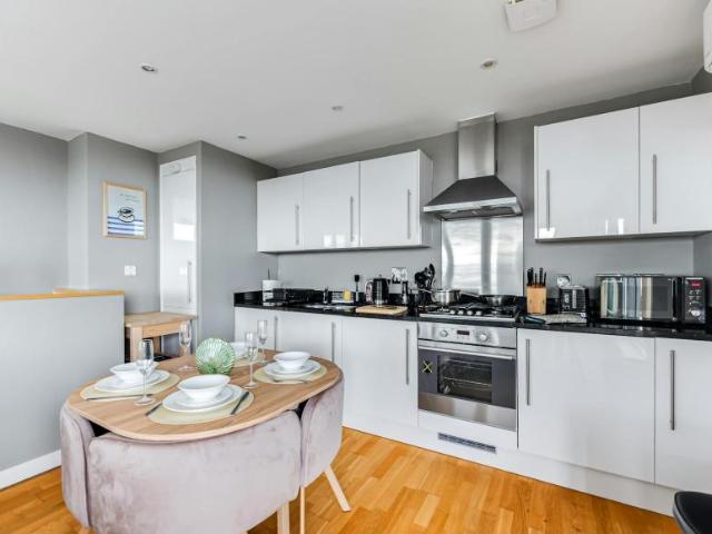 2 Bedroom House Bedford Bedford LS95266062