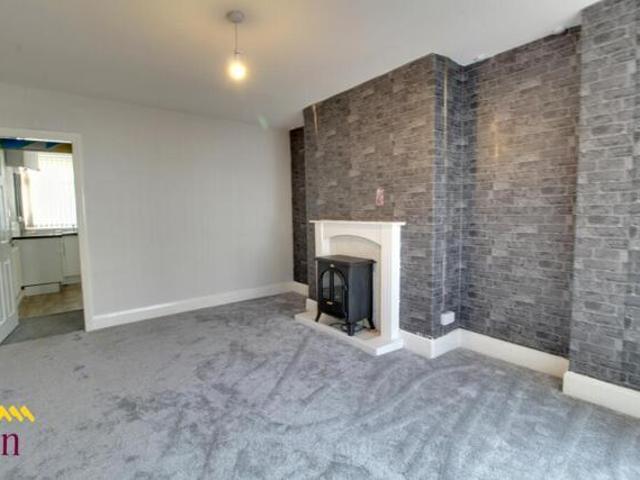 2 Bedroom House Bentley Doncaster 98930324