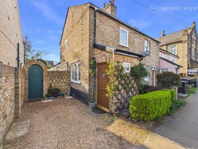 2 Bedroom House Biggleswade Central Bedfordshire LS100881368